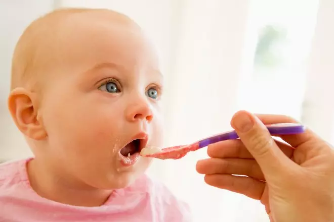 Qui va advertir sobre l'excés de continguts de sucre en menjar per a nadons 336280_3