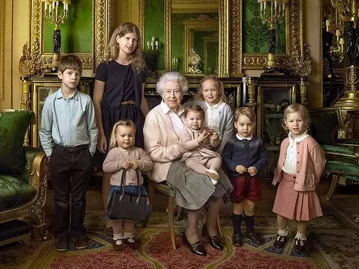 A avoa Elizabeth II irá á escola 33742_4