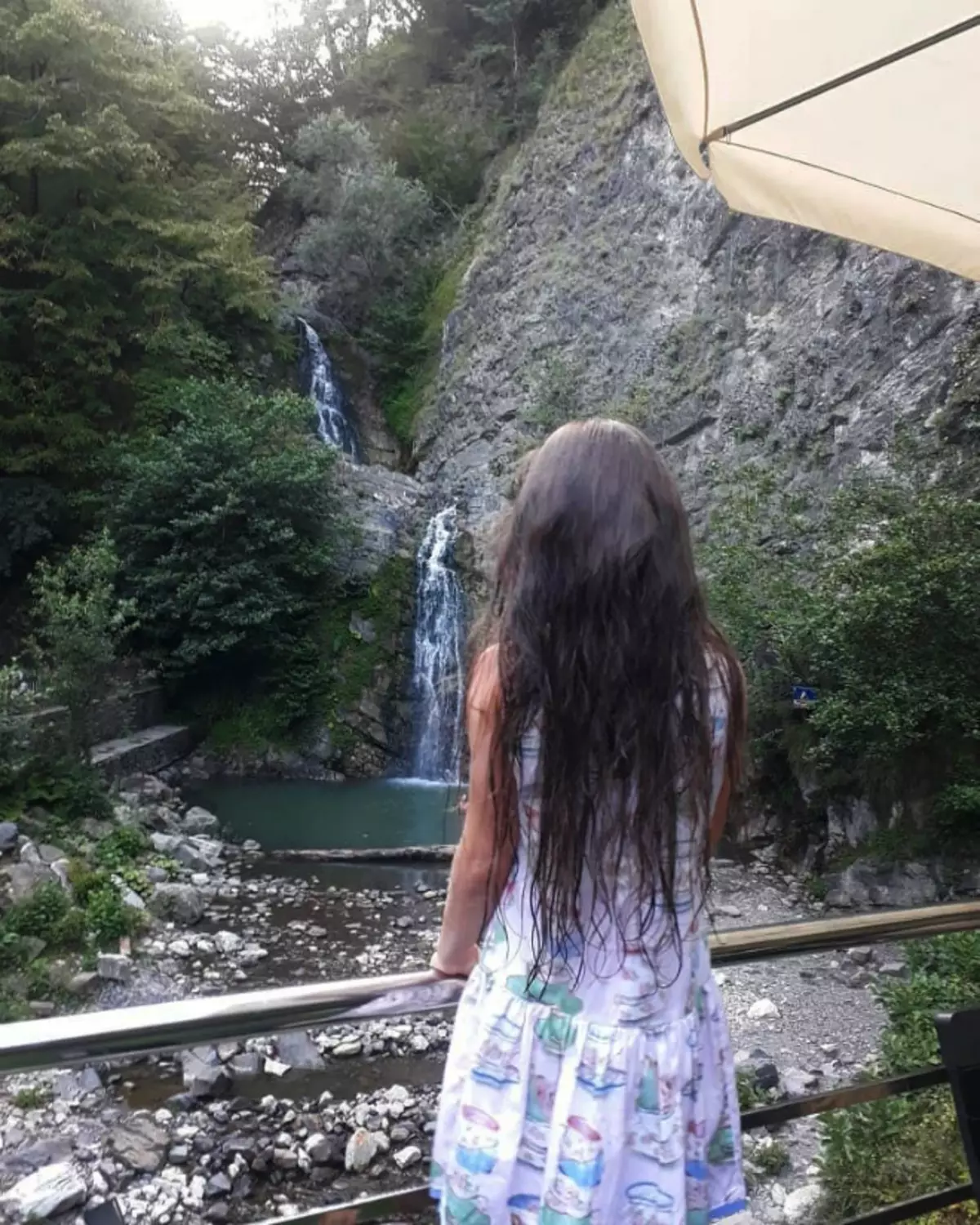 Maria Petrov na may anak na babae sa mga waterfalls. 34266_3