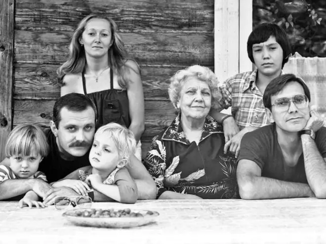 Família de Mikhalkov Konchalovsky