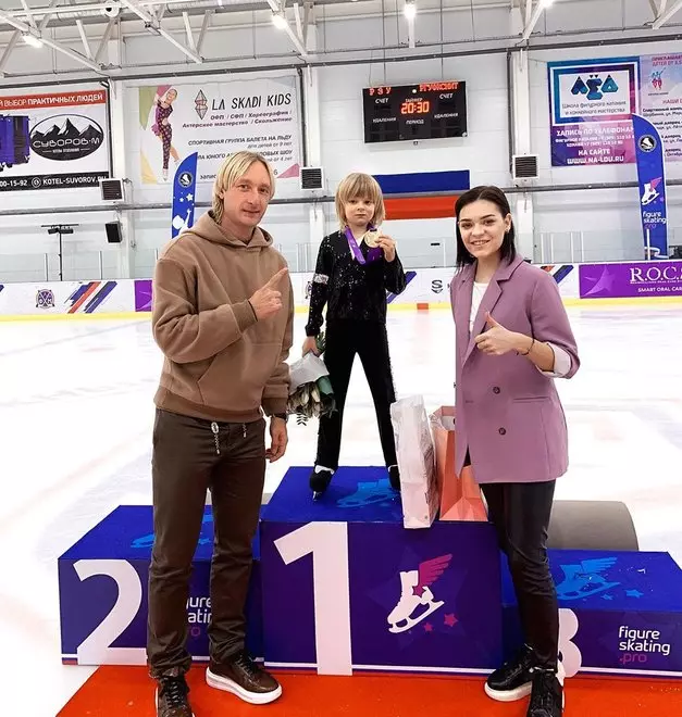 ابن Yevgeny Plushenko الأصغر سنا - نسخة من الأب؟ 367687_4