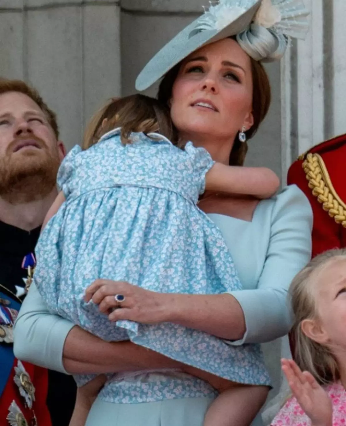 7 awayên: Kate Middleton çiqas zarokên xwe aram dike 37813_5