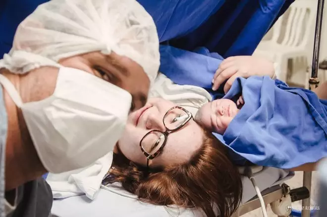 Moeder vertelde over de bevalling in Frankrijk zonder anesthesie 384984_1