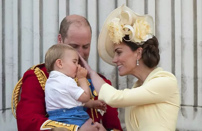 รูปภาพของเด็ก Kate Middleton และโรงงาน Megan มีส่วนร่วมในการแข่งขัน 391438_3