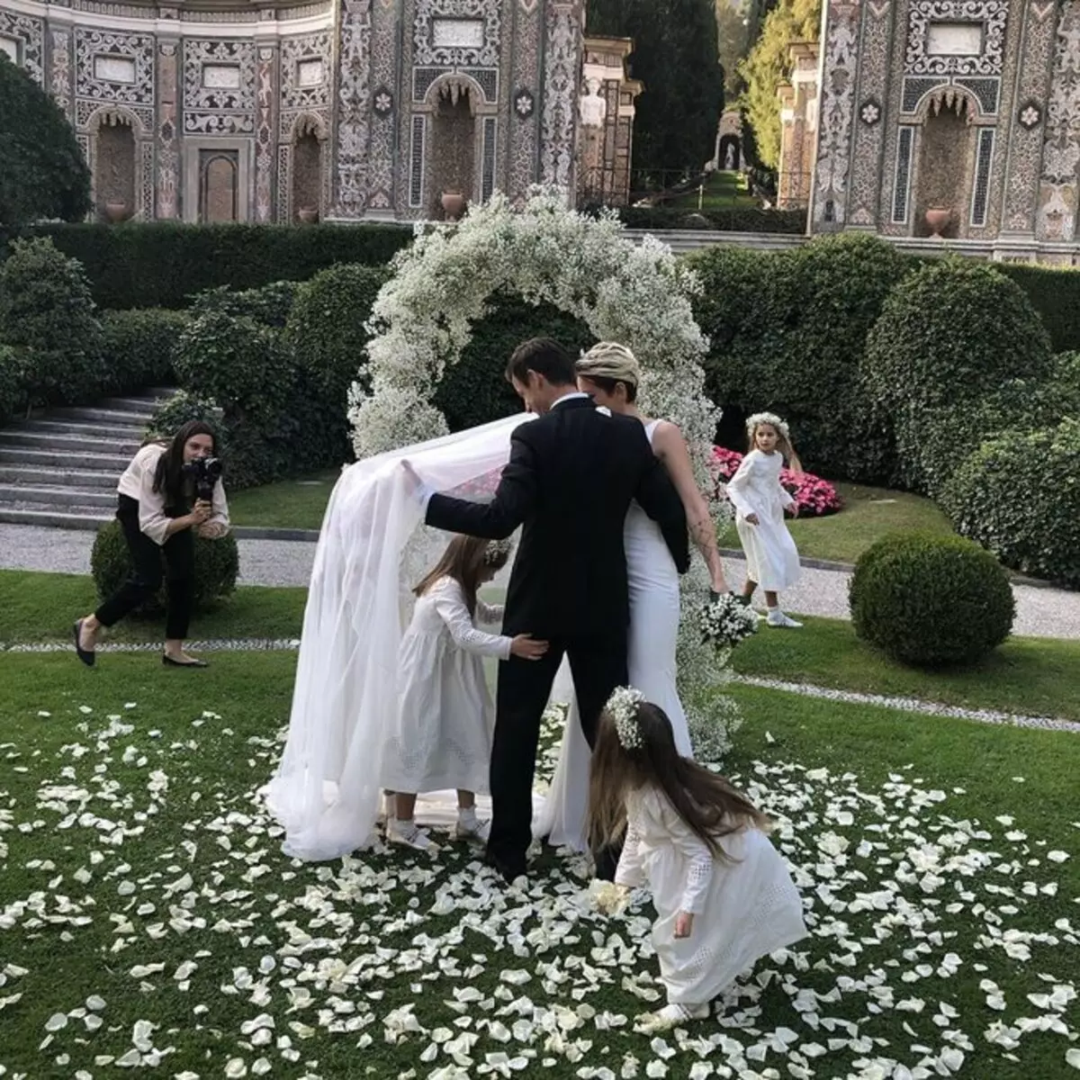 ظهرت صورة من حفل زفاف مدرب الرئيس زينيت سيرجي شبه في إيطاليا 398649_3
