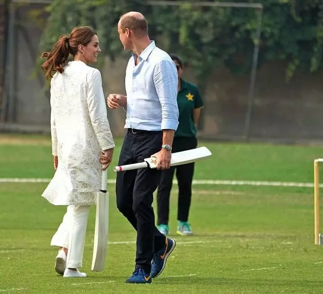 Kate Middleton is gelok nei Prince Louis Kado út Pakistan 407467_2