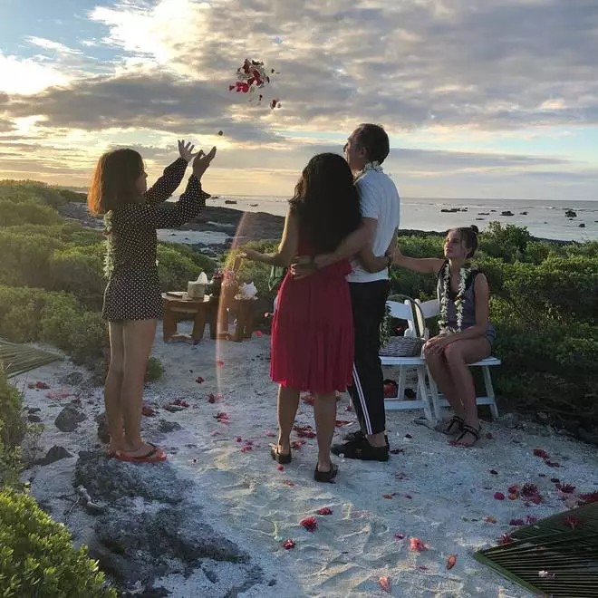 Marido e filha salma hayek encenou sua surpresa 41192_2