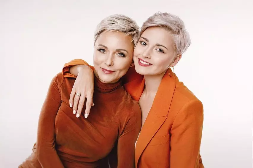 Daria Rotarynova and her daughter look like sisters 412888_4