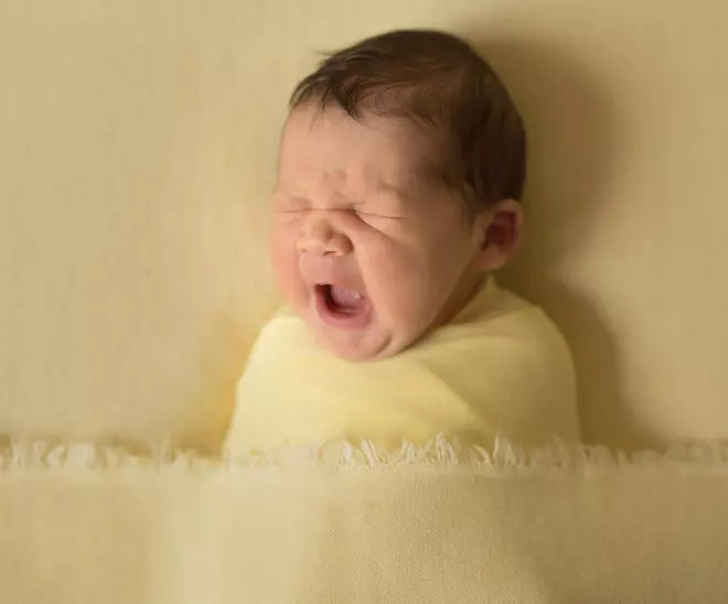 Baby Yawned: 25 မယုံနိုင်လောက်အောင်လက်အောက်ခံဓာတ်ပုံများ 41748_11