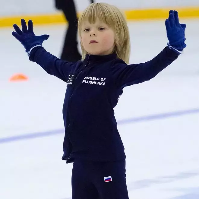 Ang Evgeny Plushenko nakigbahin sa archive video kauban ang anak 422438_3