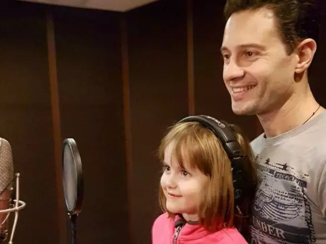 Anton Makarsky med datteren hennes