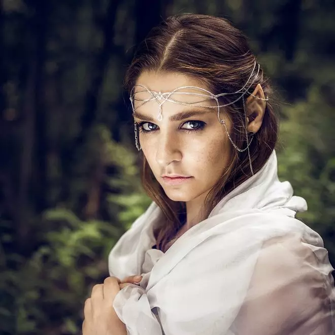 Glafira Tarkhanova na imaxe da princesa Elven