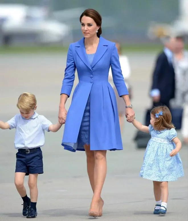 Forgot: Kate Middleton ทำสิ่งกีดขวางเมื่อเลือกรองเท้าโรงเรียน 43226_2