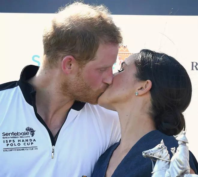 Prince Harry mere Megan Magan Onyinye Onyinye na Ngosiputa na onu umu aka