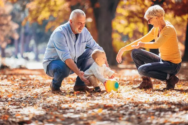 Bopatrino ĝojas pri atingoj nur nepo de sia filino 450118_2