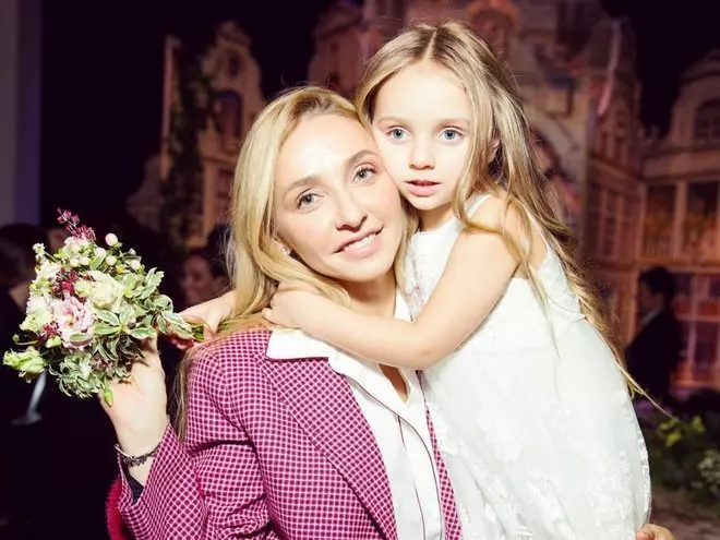 Tatiana Navka med sin dotter