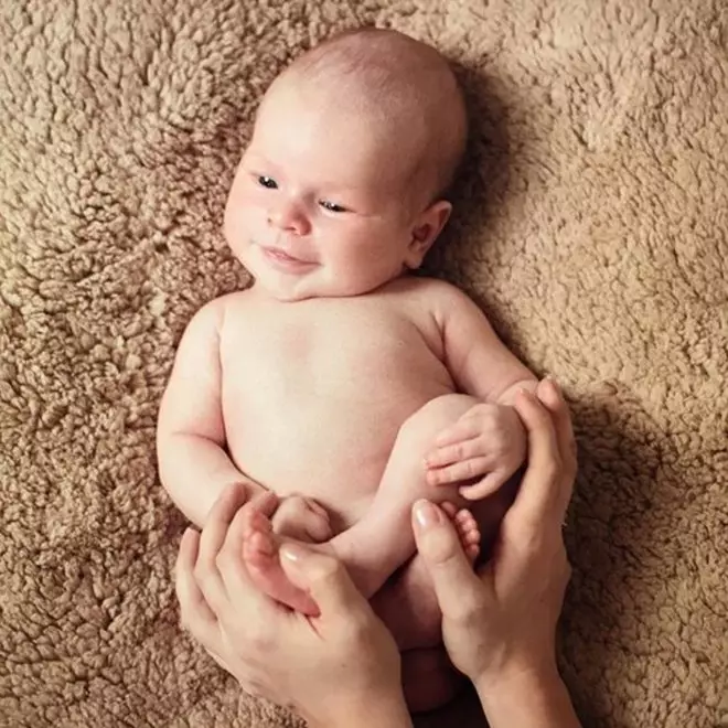 Anastasia Vinokur แสดงให้เห็นถึงภาพถ่ายของลูกชายทารกแรกเกิด 460511_3