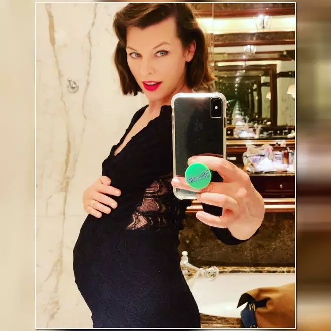 Pregnant Milla Yovovich mostrou fotos cunha barriga impresionante na véspera do parto 469871_3