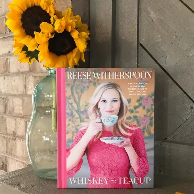 Reese Witherspoon lëshoi ​​një libër që do të jetë një bestseller për çdo mom 47292_2