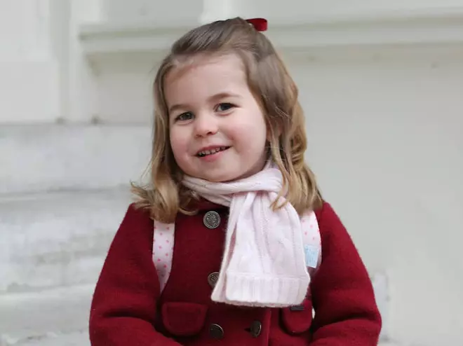 Fl-unur tal-Princess Charlotte ħoloq libsa aqwa