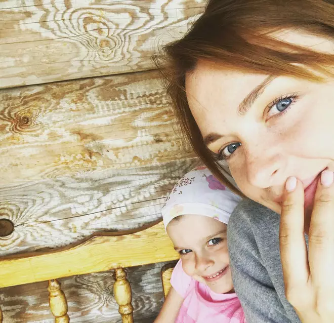 Portrait de famille: sa fille Svetlana Antonova a célébré son anniversaire dans le cercle de la famille