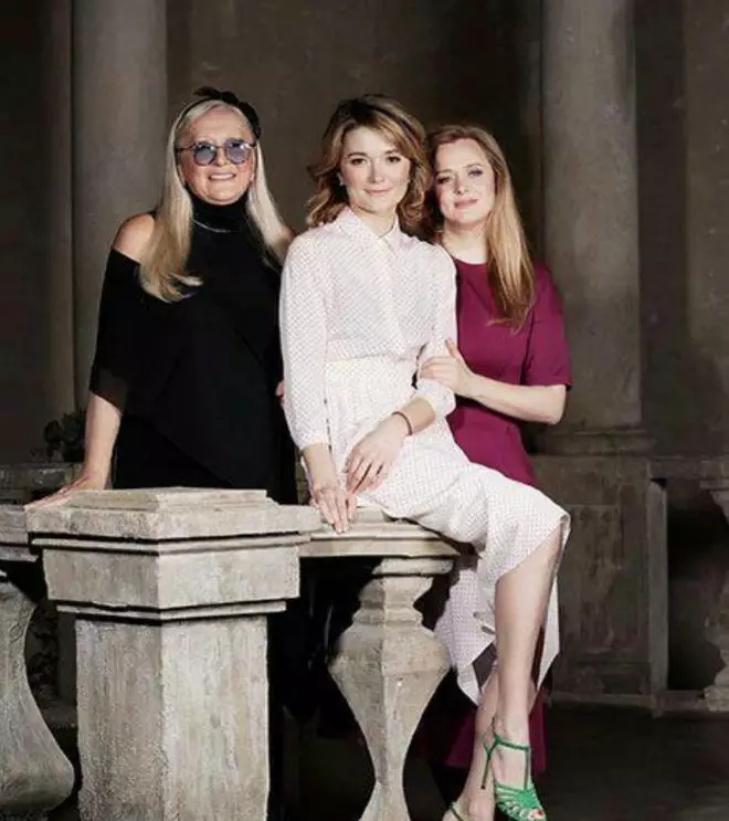 Tre gracelle: Tatyana Mikhalkov Foto di famiglia condivisa con figlie 48761_7