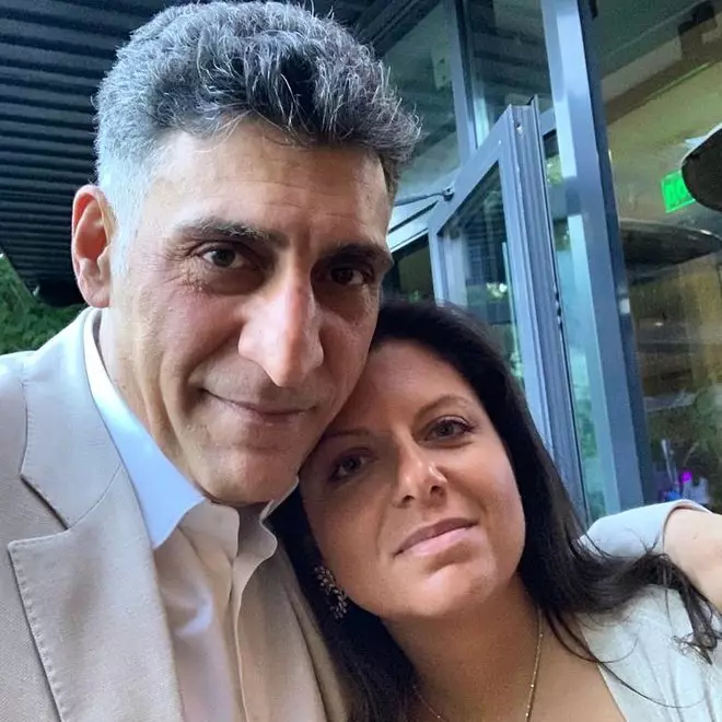 مارگریٹا Simonyan سب سے پہلے فریم میں اپنے تمام بچوں کو دکھایا 493087_1