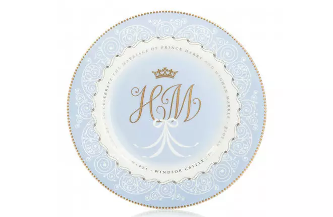 What does the wedding royal porcelain look like? 49395_11