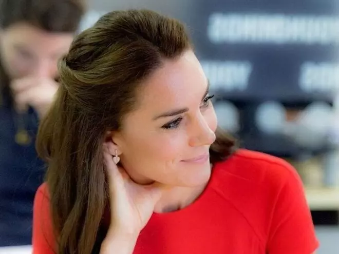 Makeupist onthulde het geheim van de dikke wenkbrauwen Kate Middleton 494102_1