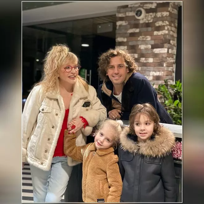 Maxim Galkina'nın oğlu ve Alla Pugacheva vokal verilerine çarptı 501427_2