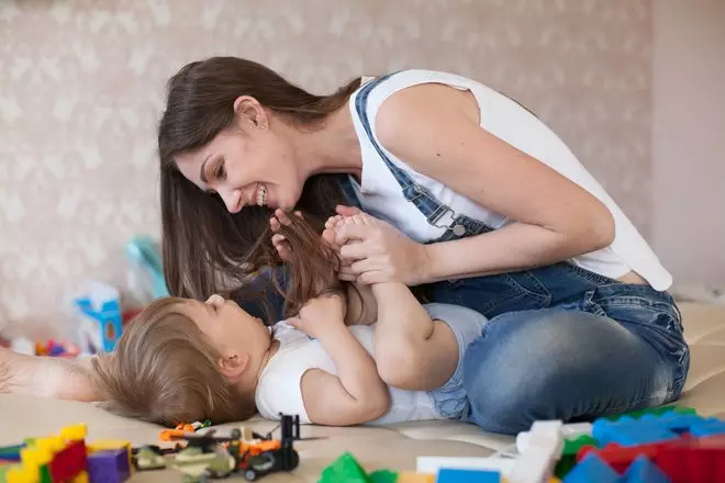 Soseda se pritožuje, da posega v smeh mojega otroka 504811_3