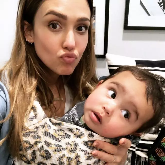 Business Mom: Jessica Alba vend des couches 50786_10