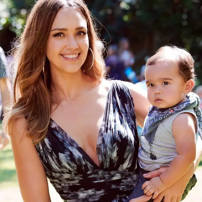 ბიზნეს Mom: Jessica Alba ყიდის საფენები 50786_13