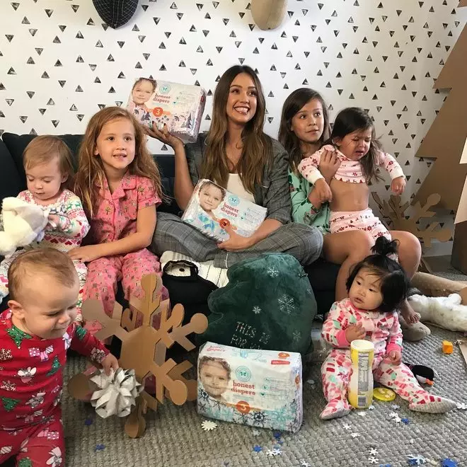 Business Mom: Jessica Alba vend des couches 50786_8