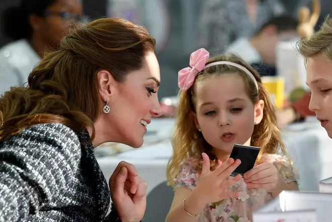 Kate Middleton sýndi skraut sem verður óvart fyrir Princess Charlotte 511048_3