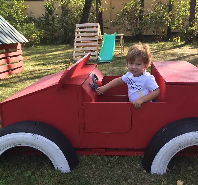 Homem sério: o filho mais novo de Galina Yudashkina admirou fãs 51514_9