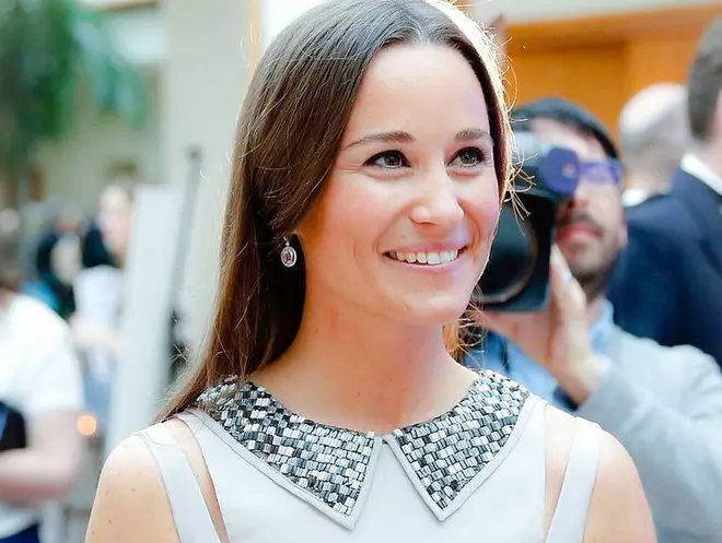 Η Pippa Middleton έγινε πρώτα μαμά 52140_1