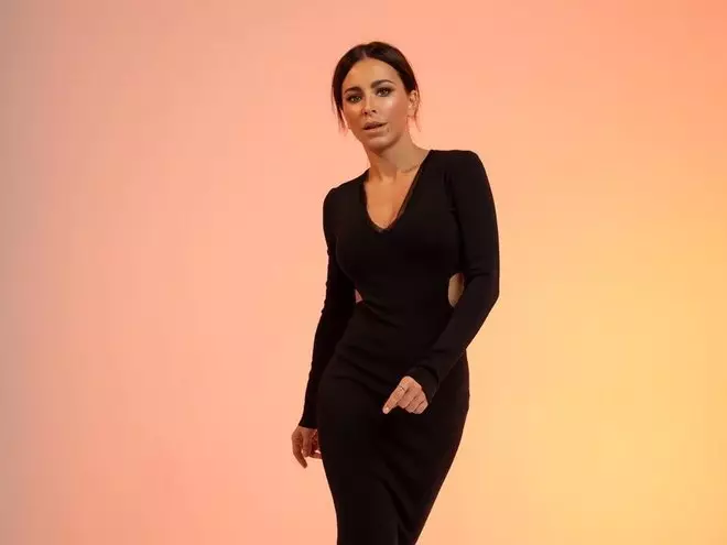 Ani Lorak dalījās personīgā fotogrāfijā ar savu meitu