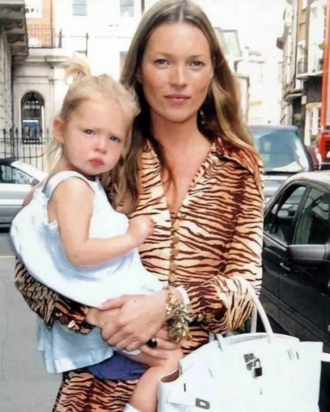 Leia erinevus: tütar Kate Moss ja tema Star Ema 54215_10