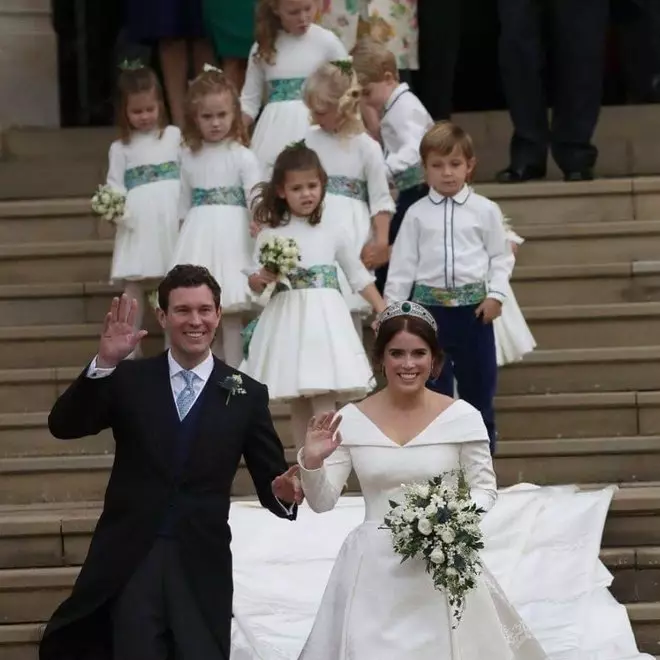 Zostala v zákulisí: dotykový moment svadobnej photory session princeznej Eugene s deťmi 55214_8