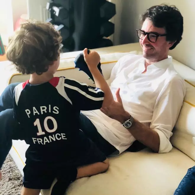 Natalia Vodyanova showed shoes with the names of their children 55651_7