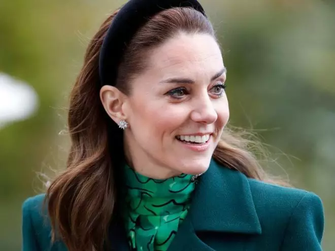 Kate Middleton laittaa takki, joka yllään 12 vuotta sitten 556700_1