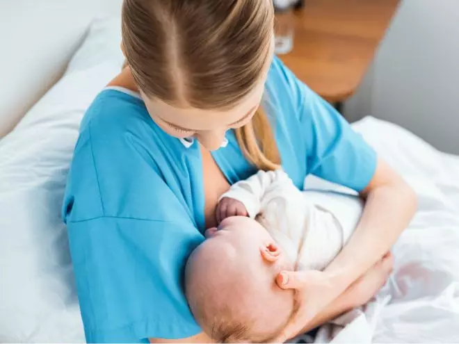 Hünärmen, döşüň köpelmeginiň çaganyň tebigy iýmitlenişinde nähili şöhlelendiriljekdigini aýtdy 559623_1