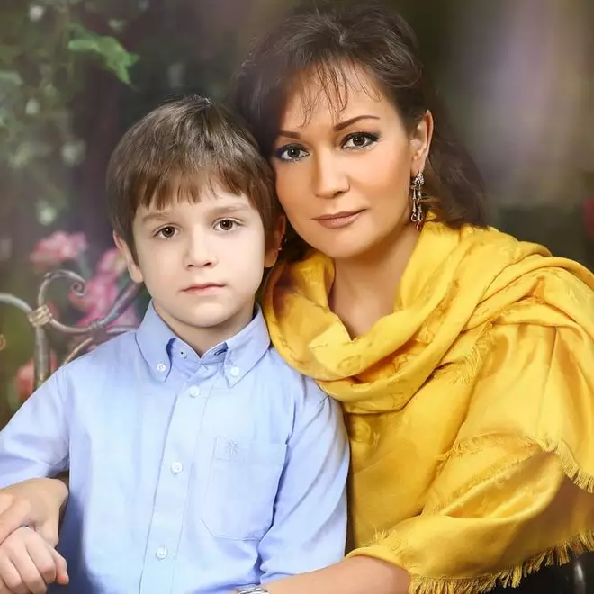 تیتانا بلانوفا نے اپنی 27 ویں سالگرہ کے اعزاز میں سب سے بڑا بیٹا دکھایا 573592_3