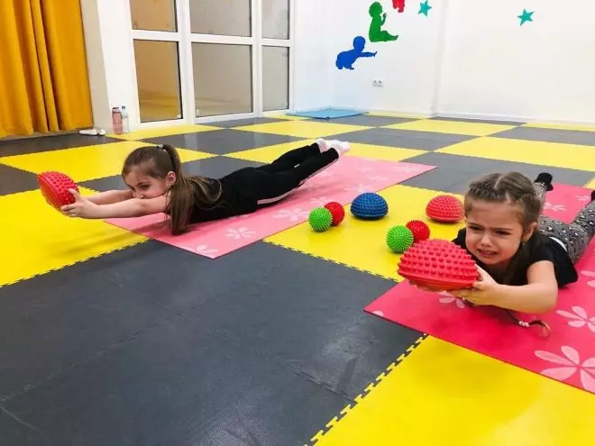 Idéias de exercícios infantis para as costas - desde o nascimento à escola 575280_7