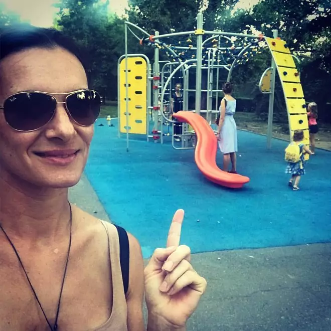 Elena Isinbaeva avval 8 oylik o'g'lini ko'rsatdi 57693_3