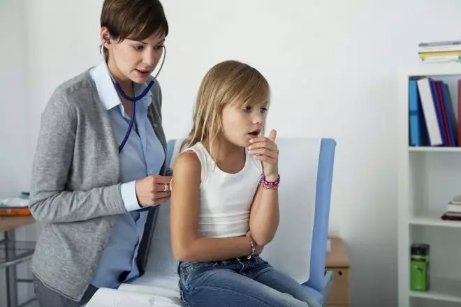 How to treat cough in a child and whether to do it - Dr. Komarovsky, Anna Levadnaya advised 580552_1