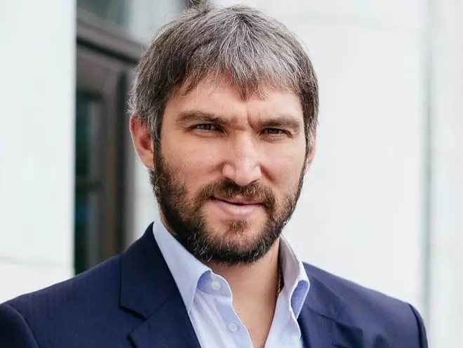 Alexander Ovechkin-ek zale txikiak oparitu zituen eta sareko heroia bihurtu zen