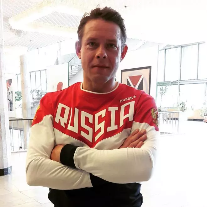 Hiru aldiz aita: Pavel Bure-k alaba jaioberri baten argazkia erakutsi zuen