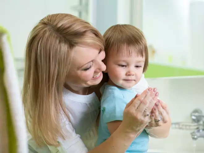 SOAP TOY: Besta leiðin til að kenna barninu að þvo hendurnar án áminningar